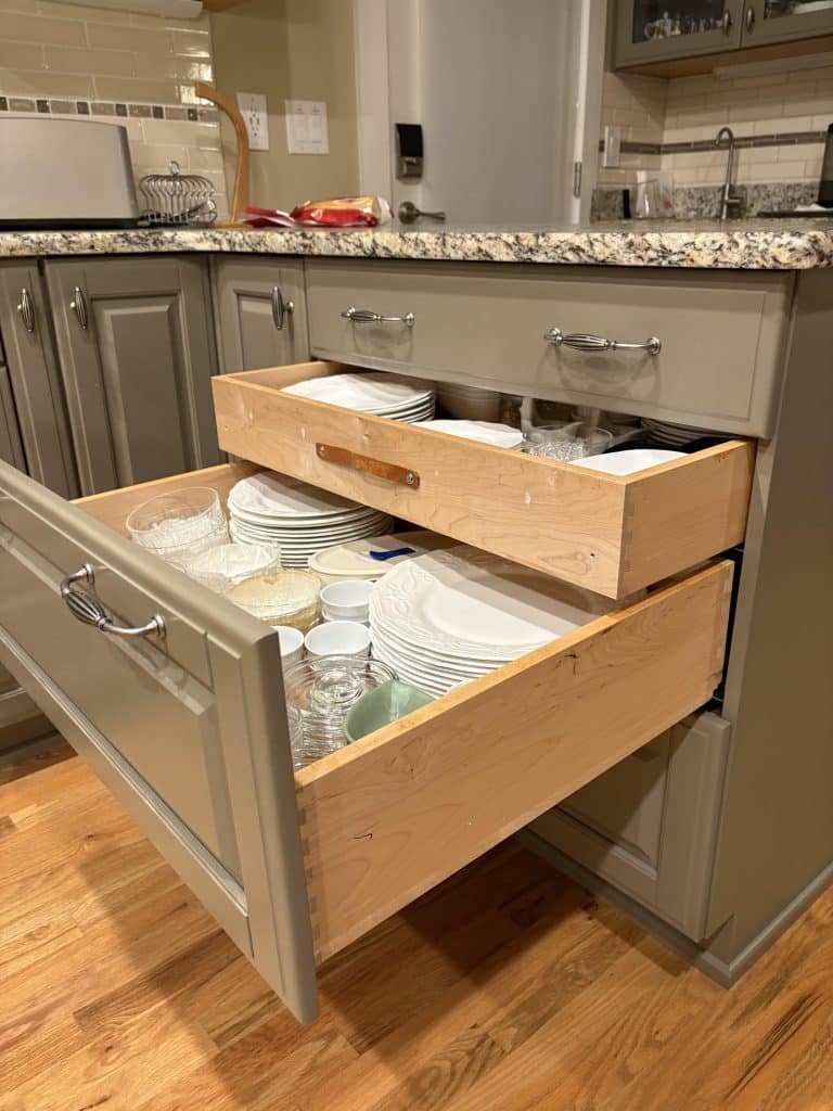 How Deep is a Kitchen Drawer: Discover the Perfect Depth Guide - Kitchen