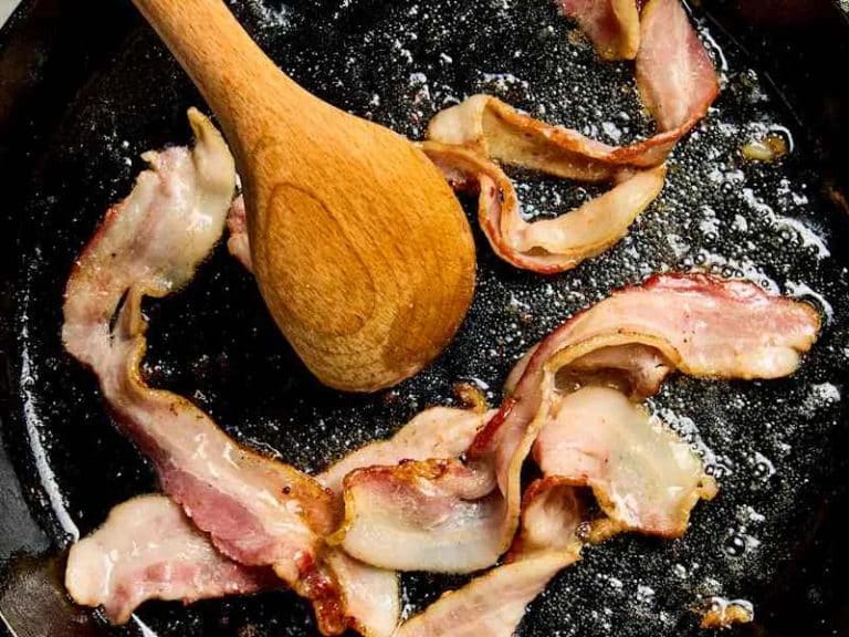 How to Cook Bacon in a Frying Pan: Perfect Crispy Results Every Time ...