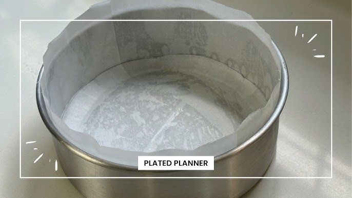 How to Line Round Baking Pan With Parchment: Easy Step-by-Step Guide ...