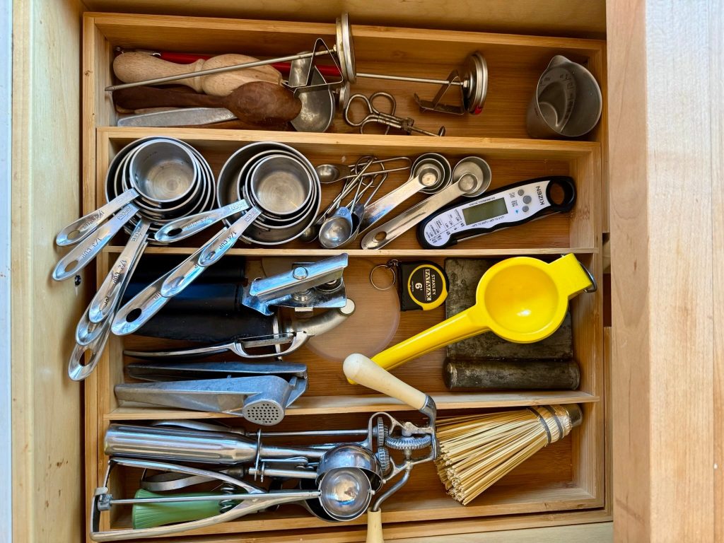 How to Organize Kitchen Utensil Drawer: Easy Tips for a Clutter-Free ...